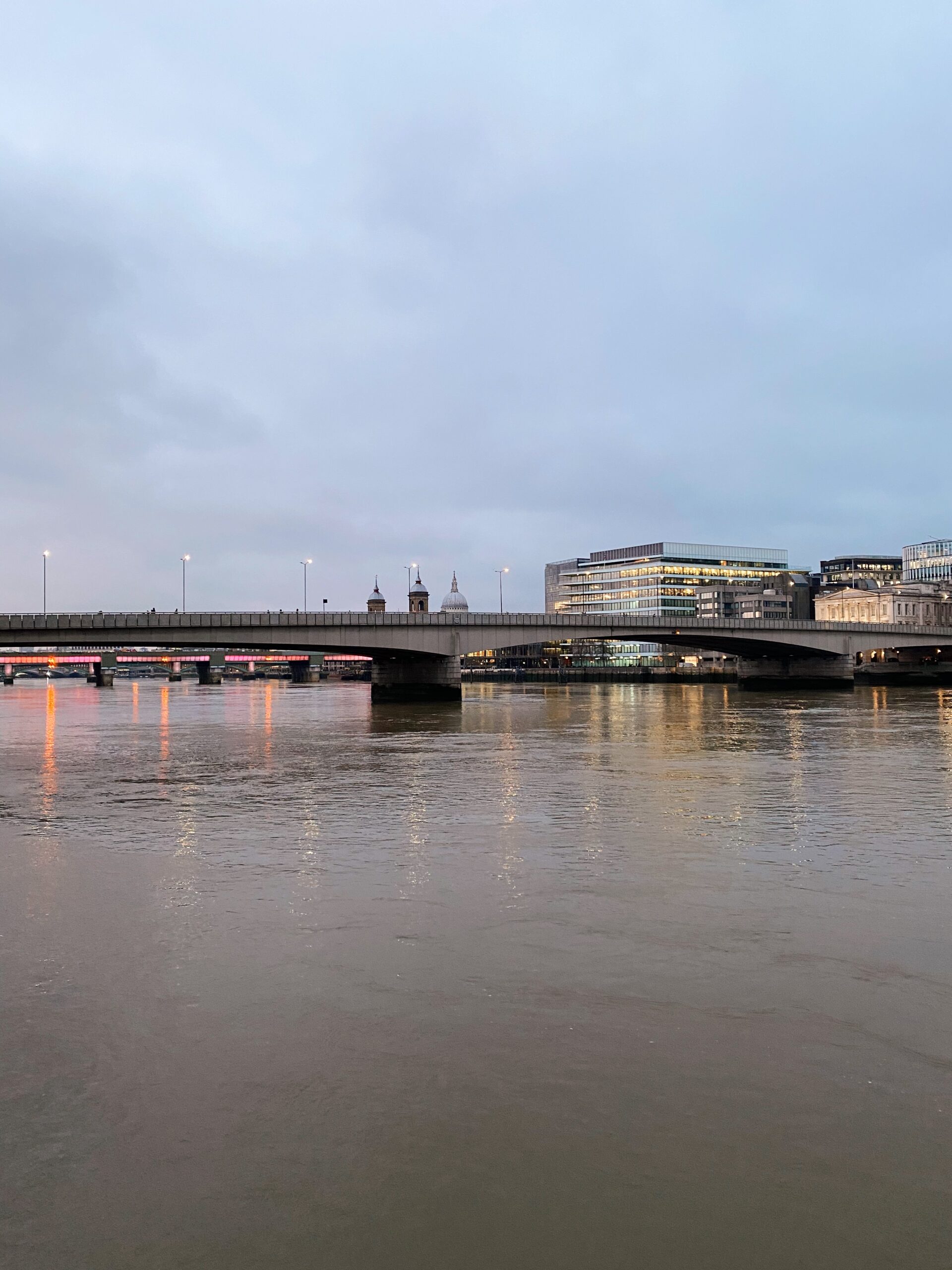5 Pretty London Bridges - Life With Bugo