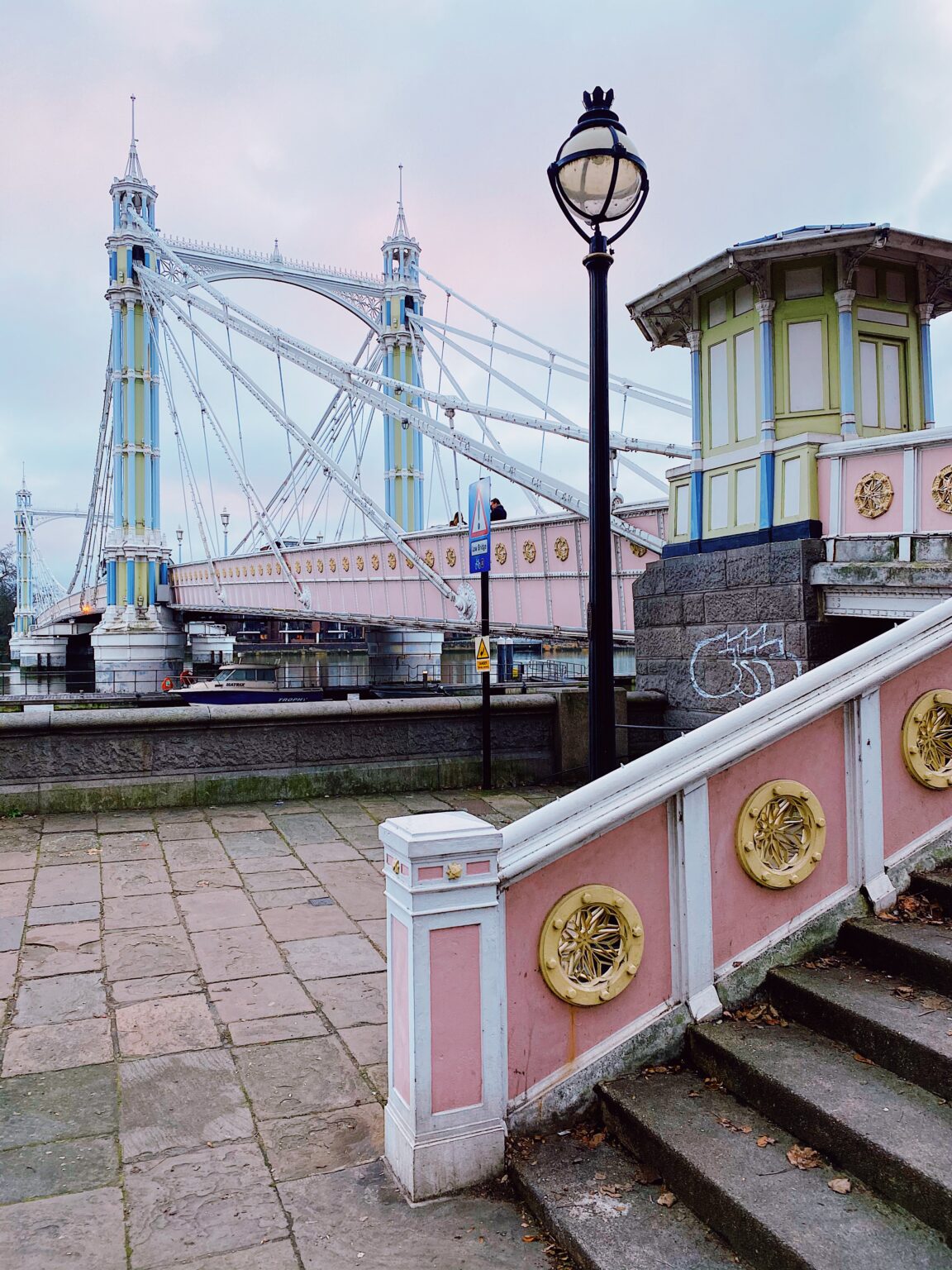 5 Pretty London Bridges - Life With Bugo